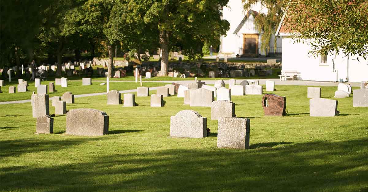 Family gravestone causes uproar when visitors spot ‘secret' message ...