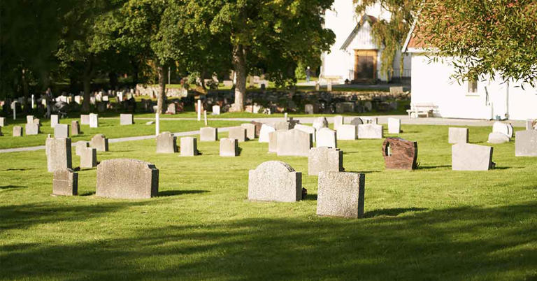 Family gravestone causes uproar when visitors spot ‘secret' message ...