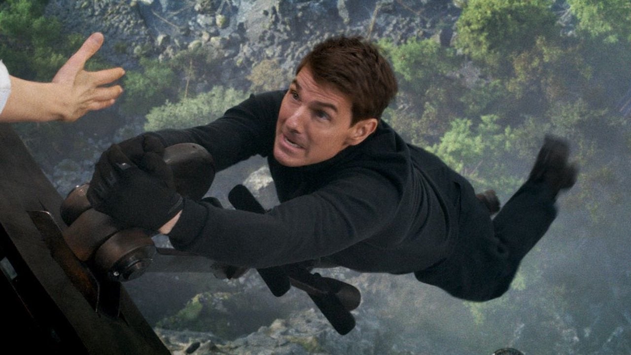 Tom Cruise flew into Ryan Gosling’s ‘Star Wars’ shoot in a helicopter ...