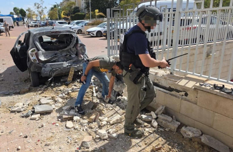 Shrapnel from Iranian missile falls in Jewish Quarter of Jerusalem's ...
