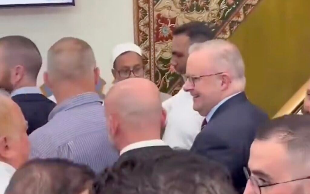 At Australia’s biggest mosque, Albanese heckled as 'putrid dog ...