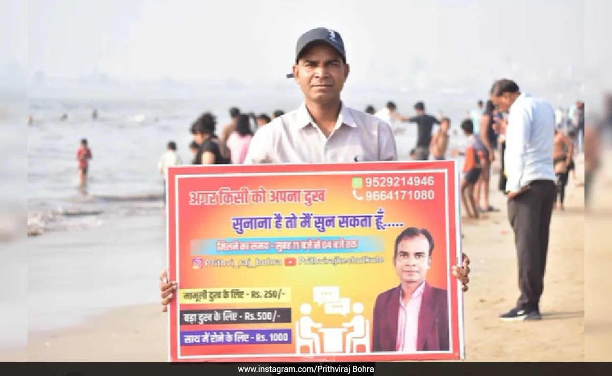 Mumbai man offers to hear problems for Rs 1,000 on beach, internet divided