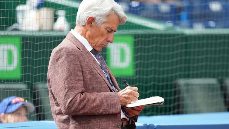 Blue Jays honor Buck Martinez with Hall of Excellence induction
