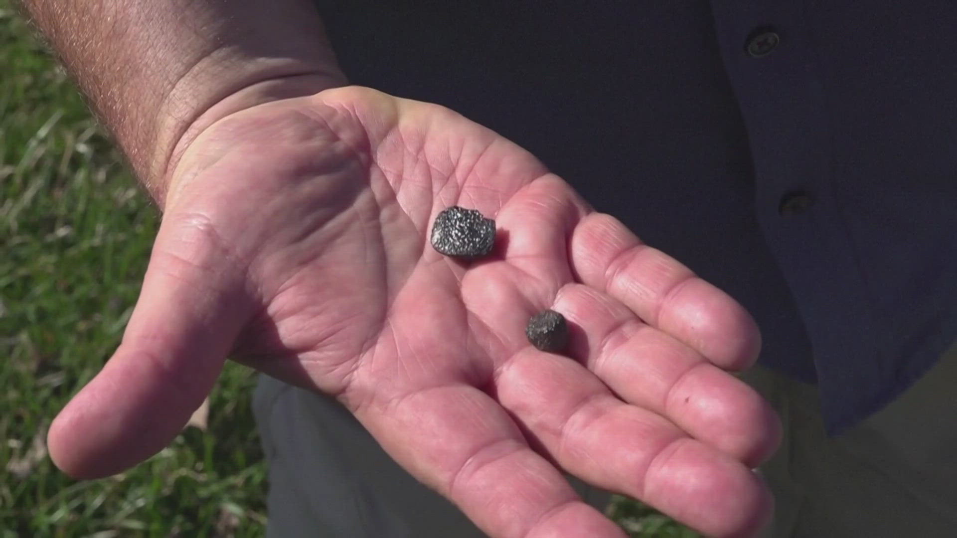 Meteorite hunters scour Ohio for fragments of 7-ton space rock that ...