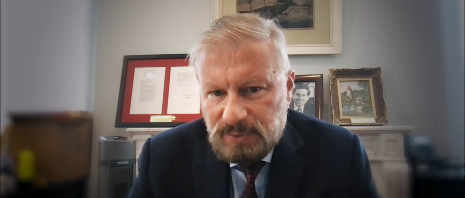 A little girl stole 5 kernels of grain - North Korea punished her to death