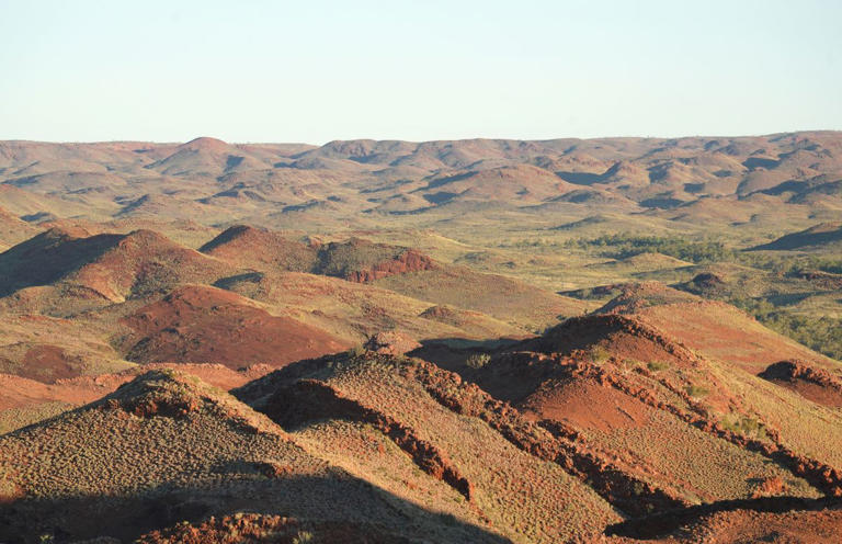 Australia racing poleward 3.5 billion years ago is the oldest direct ...