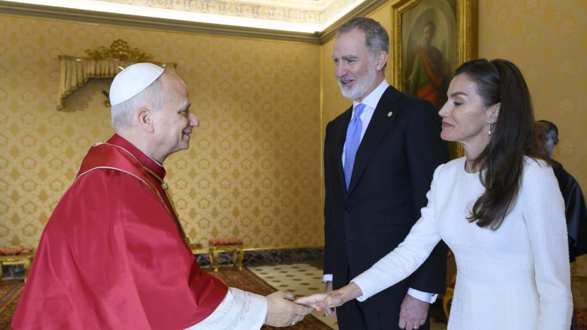 El motivo por el que la reina Letizia ha prescindido de la mantilla en ...