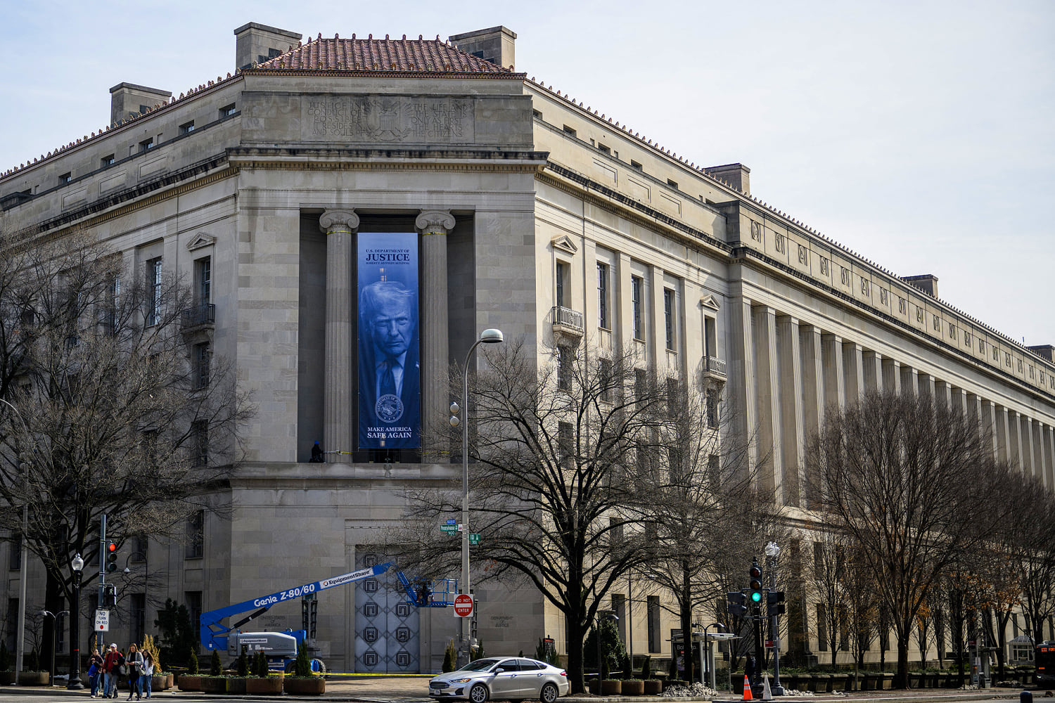 Ex-FBI agents assigned to Trump cases sue Kash Patel over 'unlawful ...