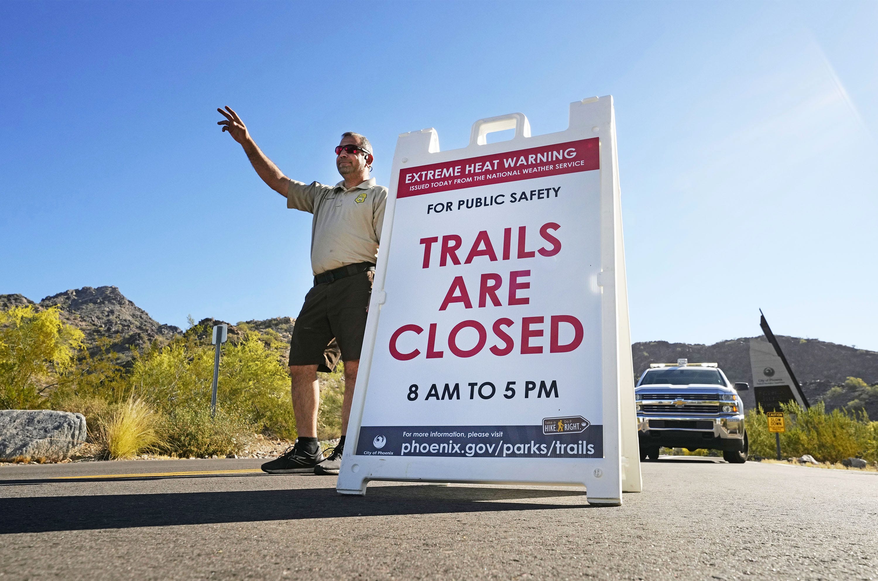 Phoenix’s ‘coolest’ heat wave day hits 100, still breaking record