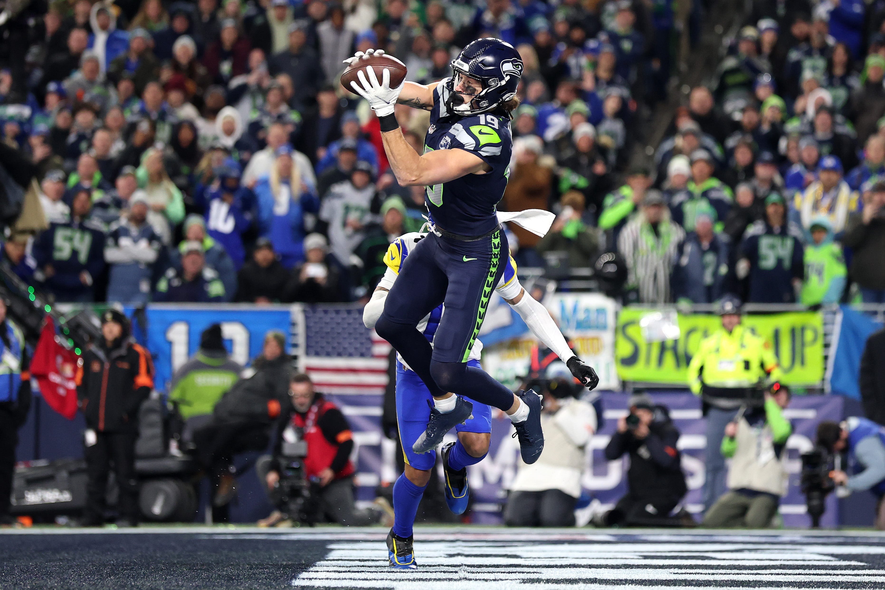 Jake Bobo signs offer sheet with Jaguars, Seahawks have 5 days to match