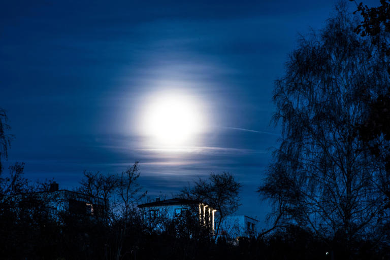 How many more supermoons are there in 2026? And how to see them