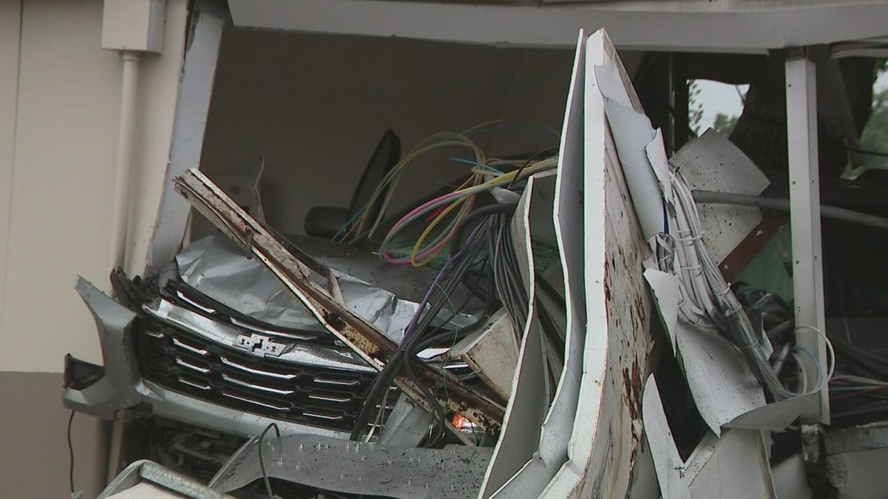 Vehicle slams into Miami car wash after driver possibly suffers medical ...