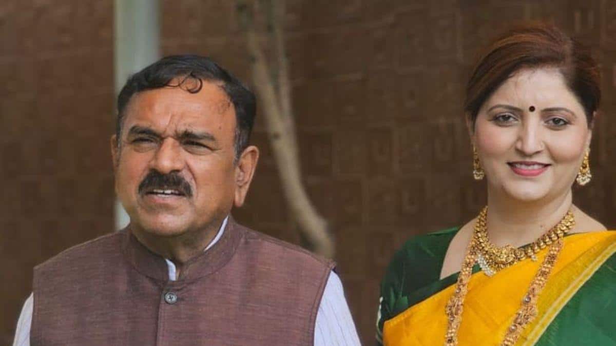 Big exit: Rupali Chakankar Maharashtra Women's Commission chief steps ...