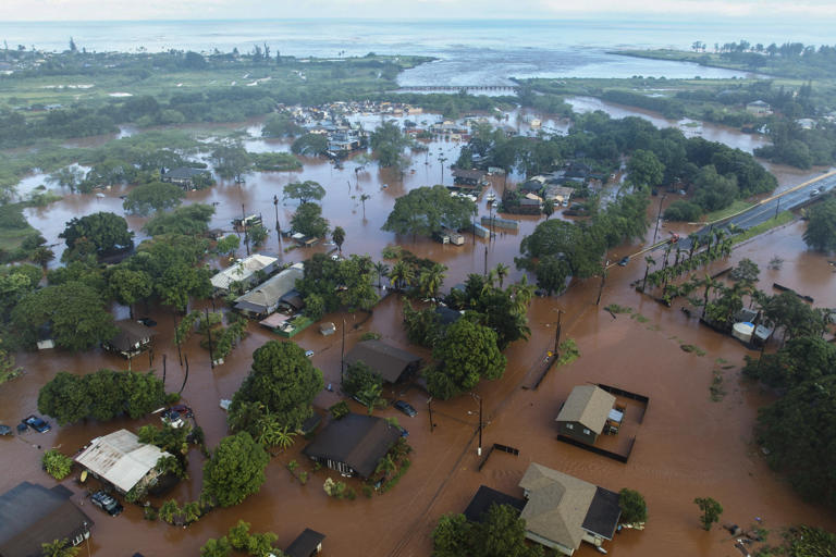 Flash flood emergency evacuation map as people told "leave now"