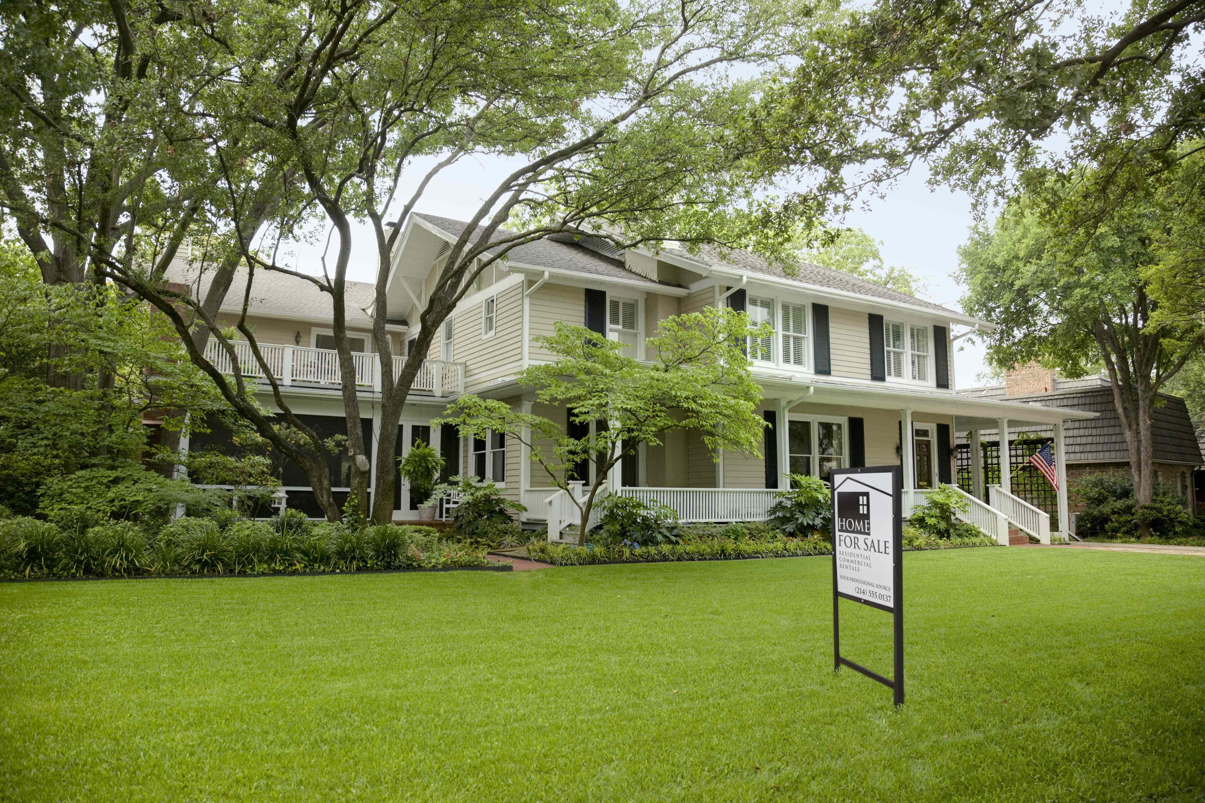 Mid-April timing could boost home sale prices