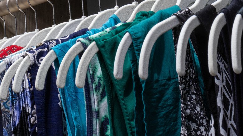 15 items you can use to organize your bedroom closet