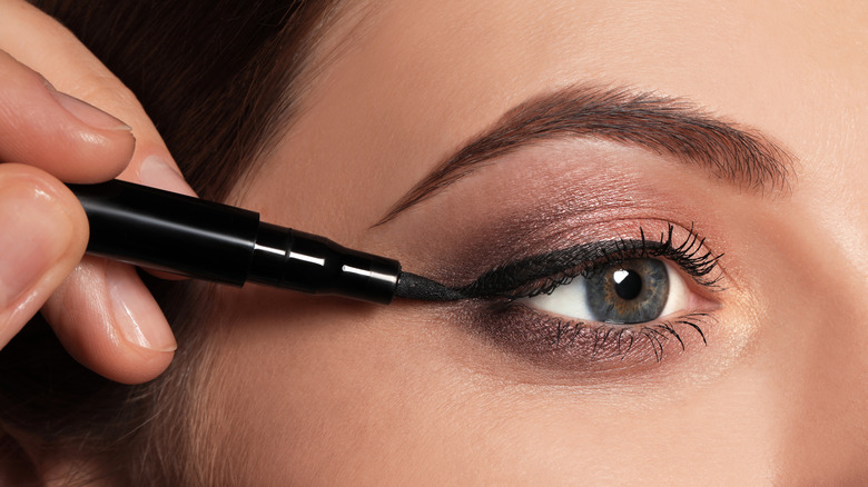 Tips for making your eyeliner last when you struggle with oily eyelids