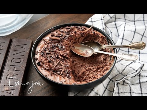 I made the fluffiest chocolate mousse ever