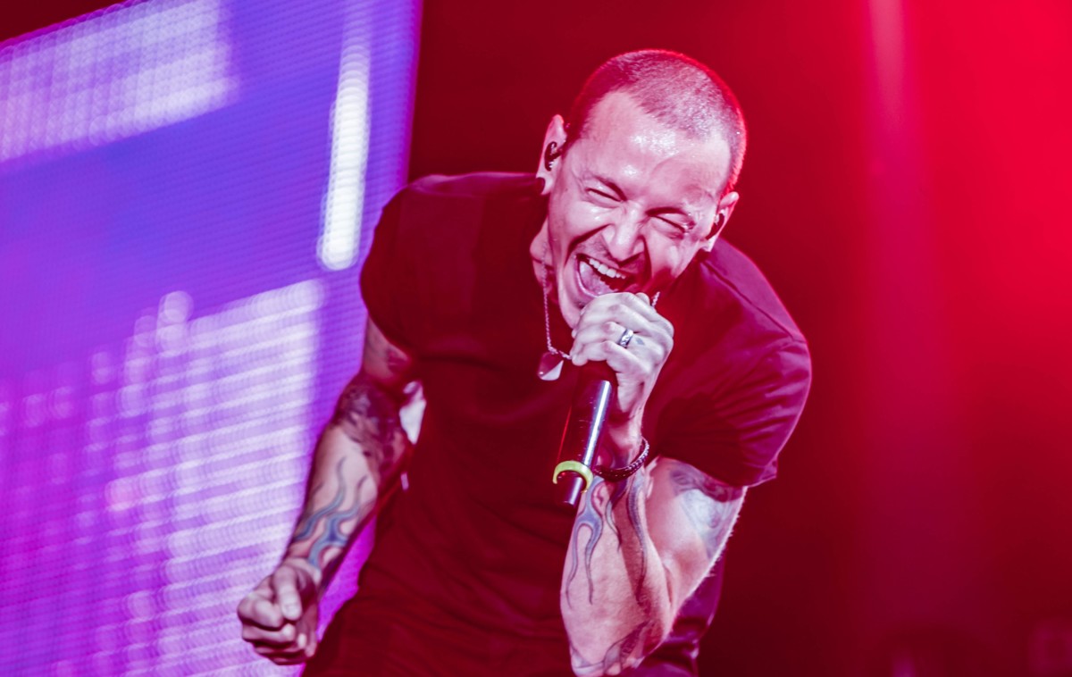 Iconic frontman of alternative rock band, with two Grammy Awards, turns ...