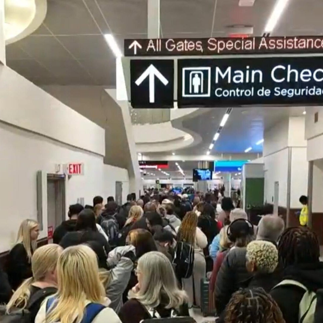 As airport delays persist, travelers and TSA workers call for end to ...