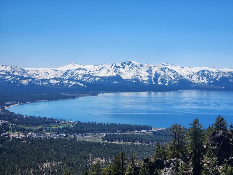 15 stunning US lakes perfect for a spring getaway