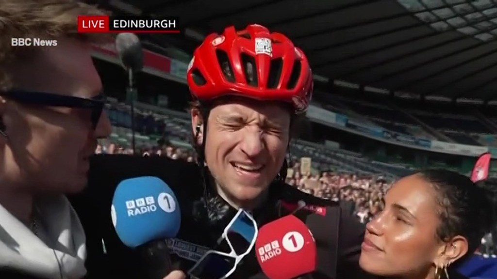 Greg James bursts into tears as he completes Comic Relief challenge ...