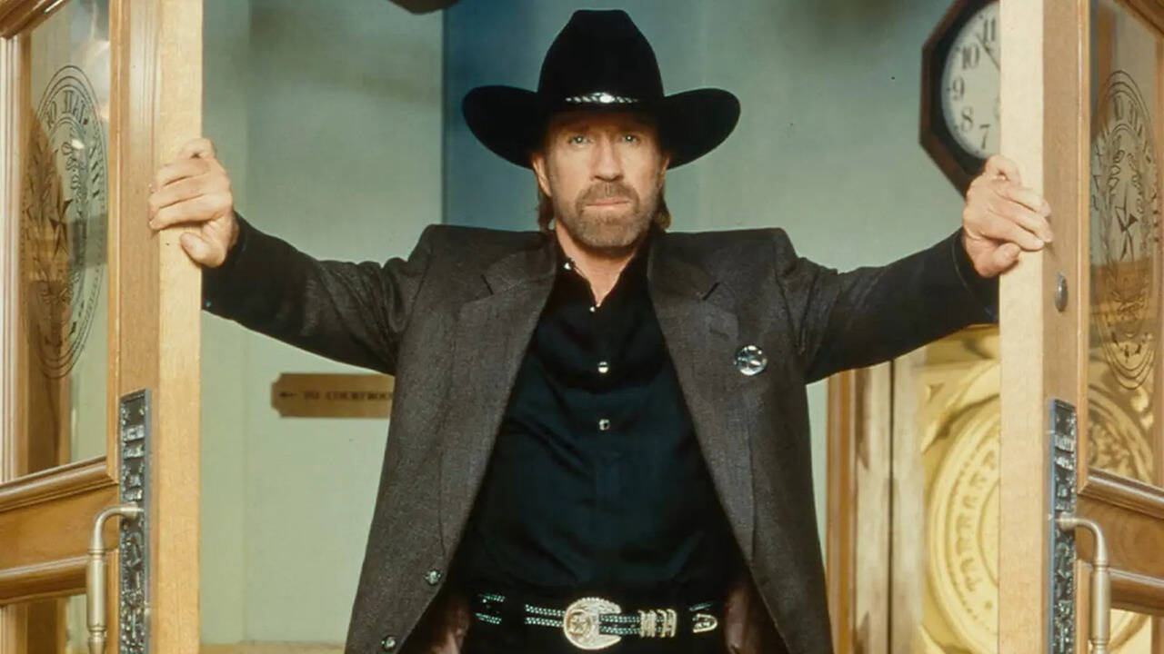 Chuck Norris death: Martial arts icon who ruled internet memes with ...