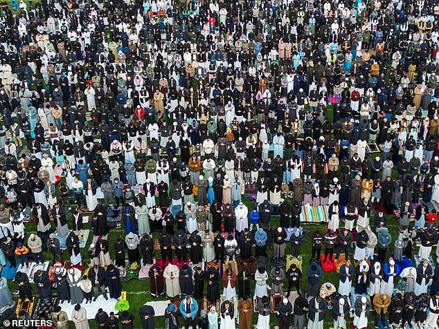 Eid brings 30,000 Muslims to Birmingham park in mass outdoor prayer to ...
