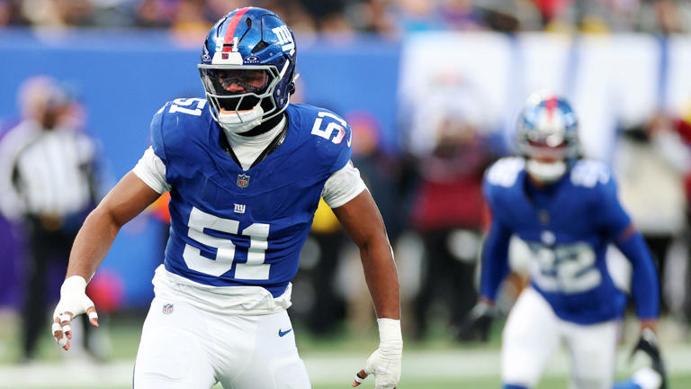 Abdul Carter leaves Giants’ mandatory minicamp early with apparent foot ...