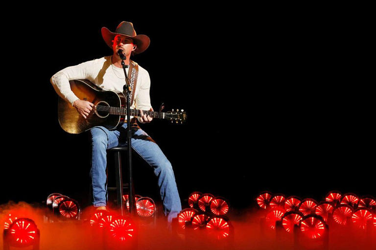 Blake Shelton has some hilariously blunt advice for Riley Green on The ...