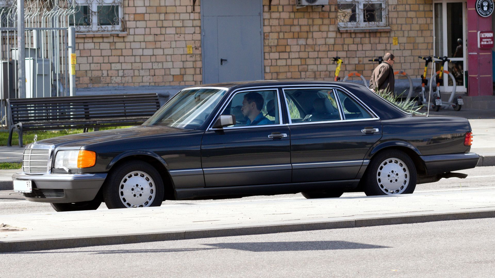 20 older Mercedes models that still make modern cars feel cheap