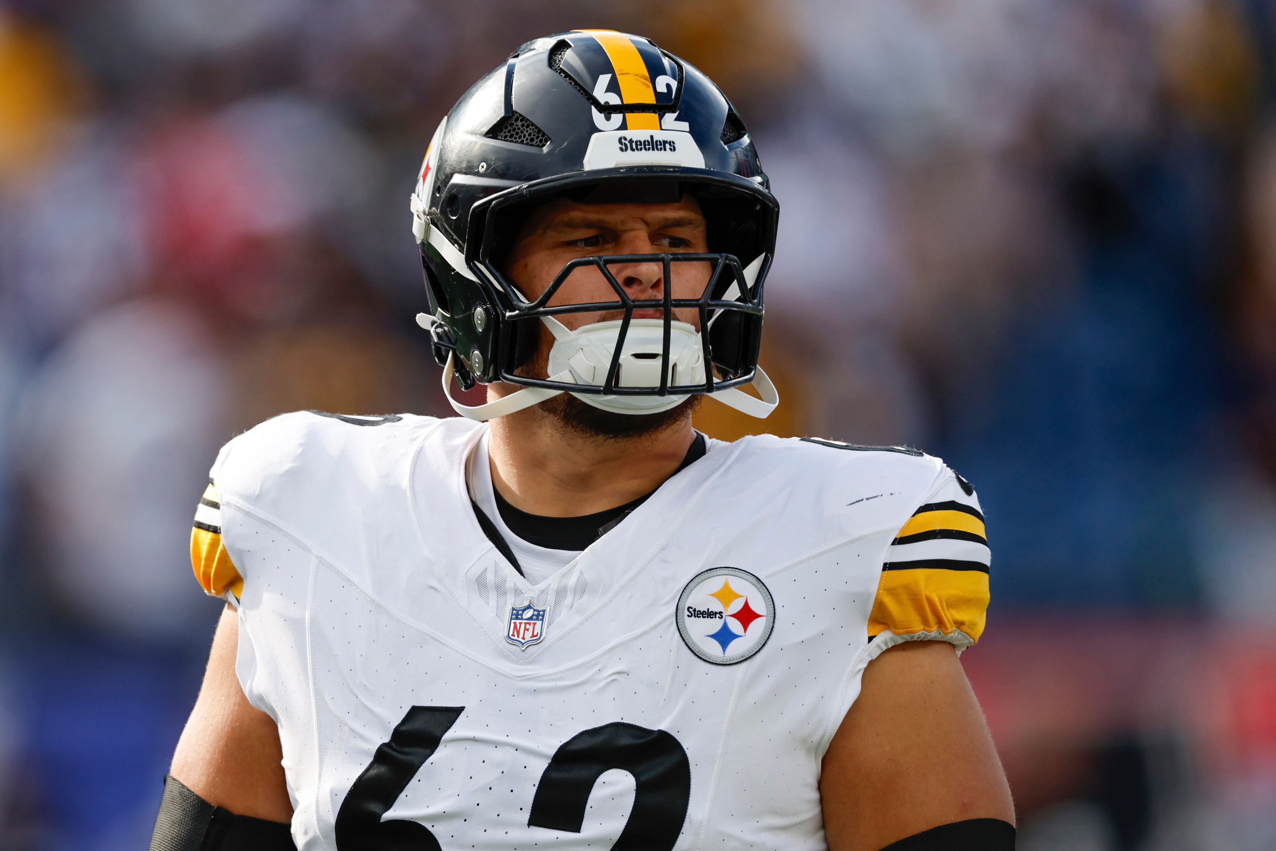 Steelers re-sign versatile veteran offensive lineman