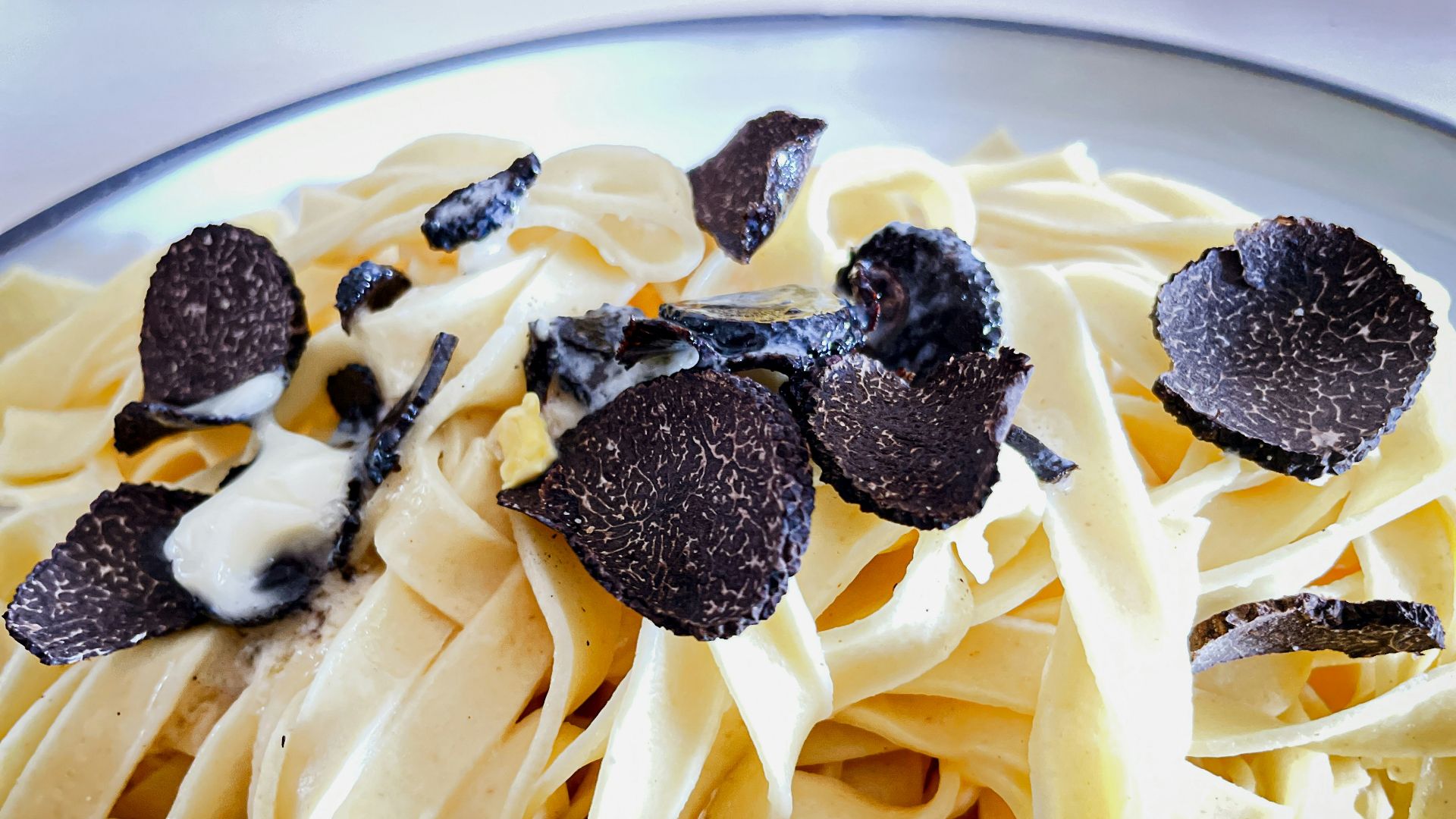 10 things people put truffle on that should be illegal & 10 things it ...