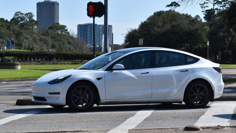 Why don't new cars come with spare tires anymore?