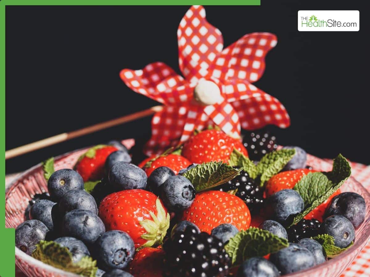 7 foods packed with antioxidants that are beyond green tea