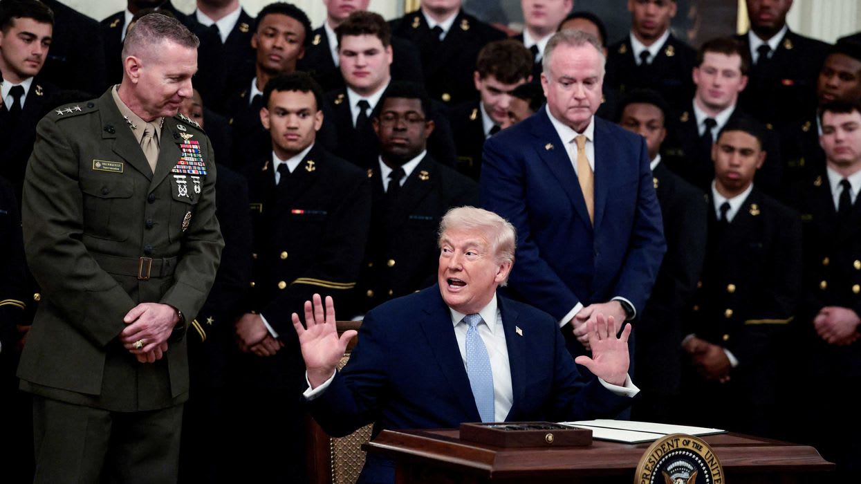 Trump mocked as he appears to strain to sit — after boasting he may ...