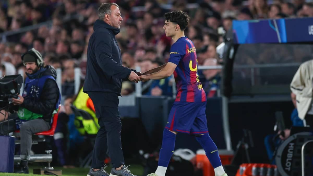 Flick sigue encantado con Xavi Esparté