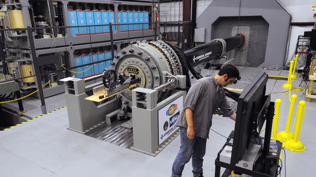 US Navy restarts railgun tests with a new focus beyond warships