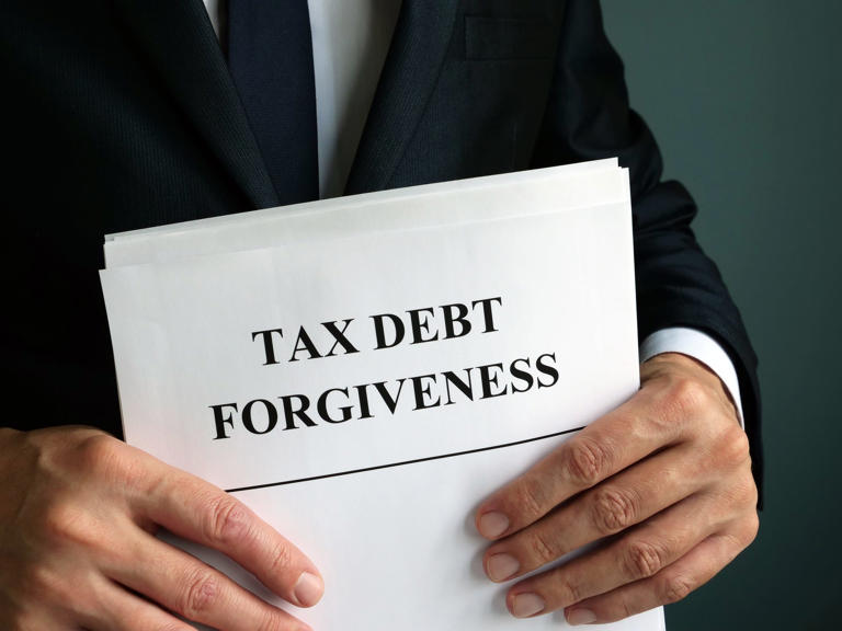 If you owe the IRS money for 2025 taxes, what to do before April 15