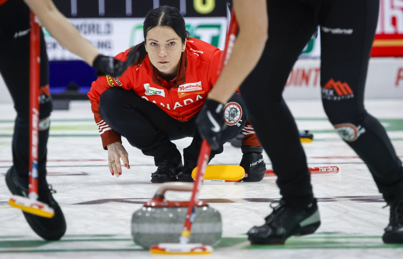 Canada's Einarson reaches semifinals at women's world curling championship