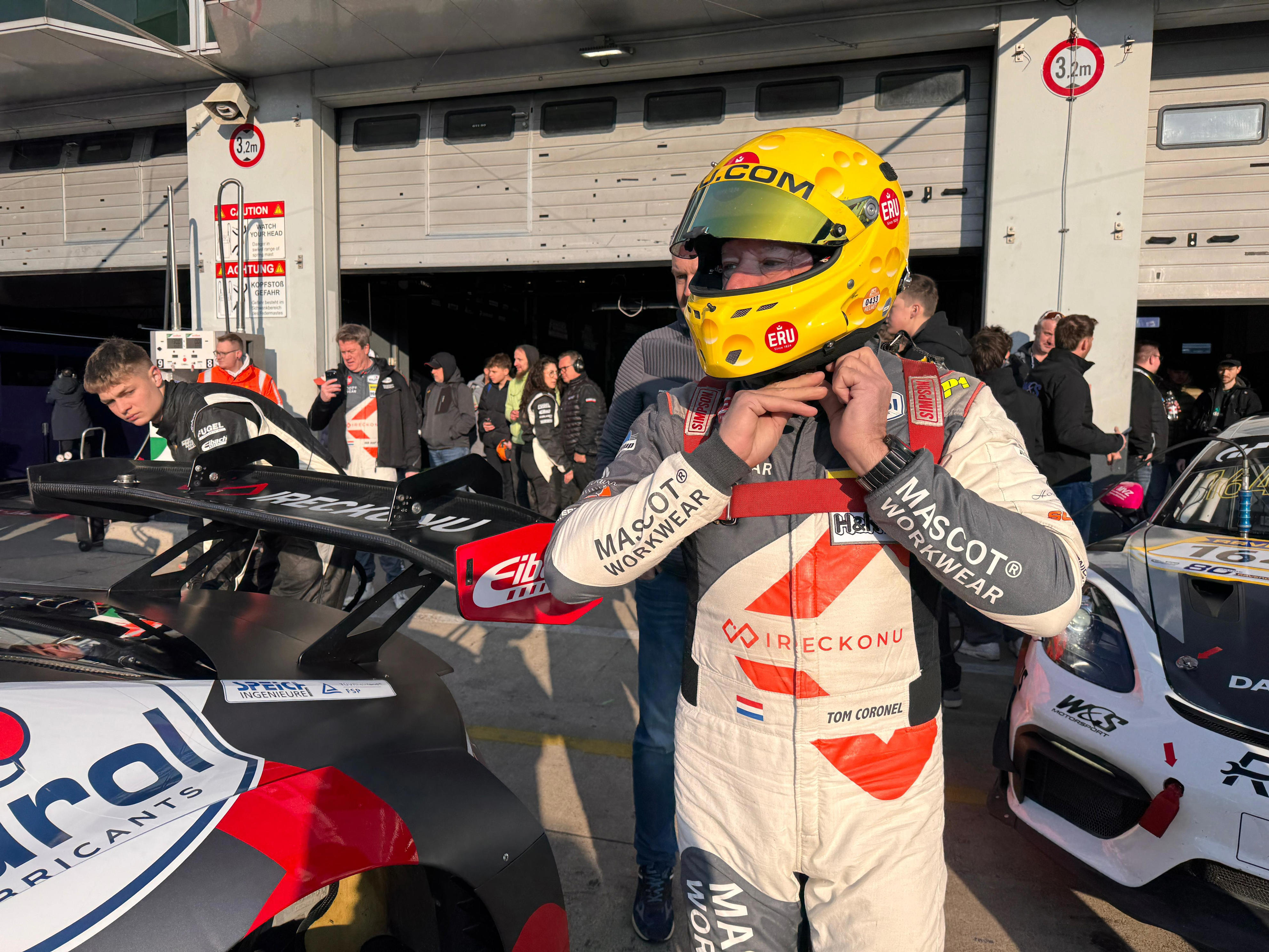 Coronel geveld door technische problemen tijdens 24 uur van de Nürburgring