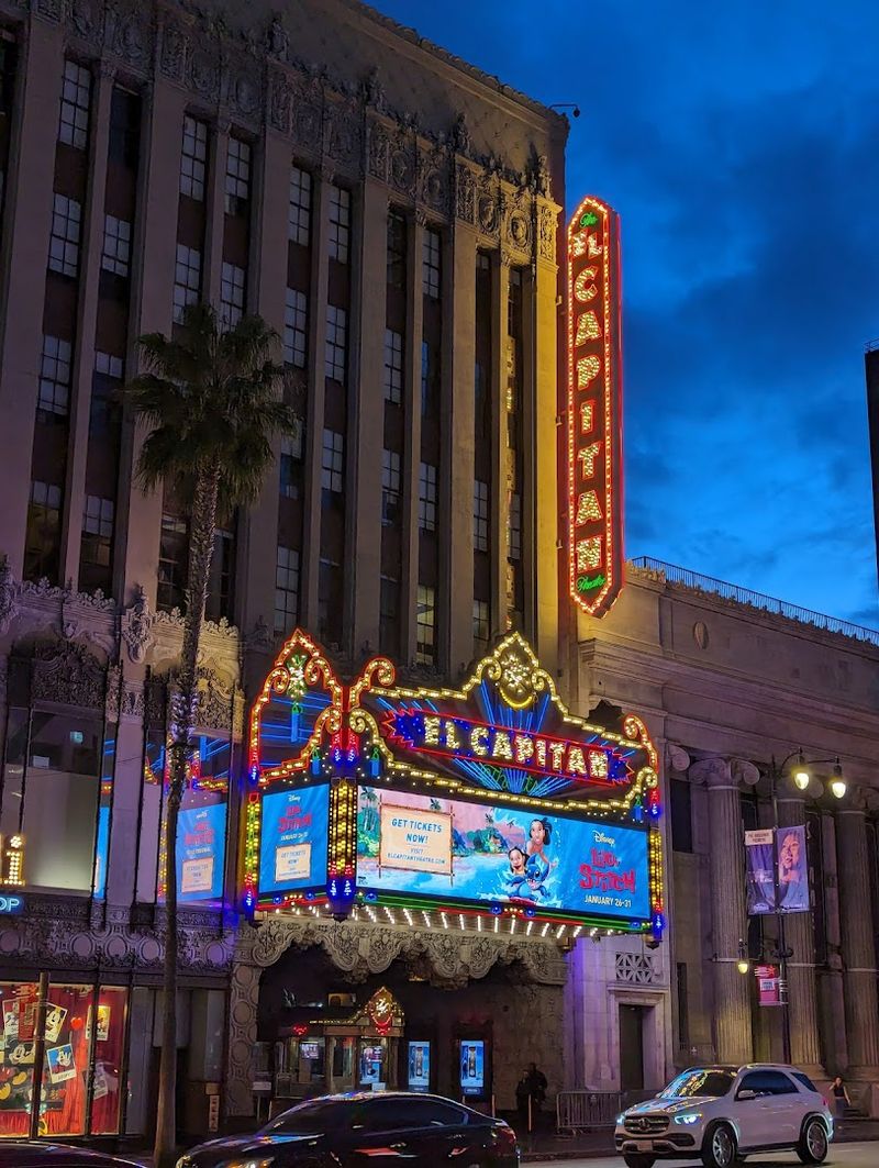 14 US cities that still have old-school movie palaces