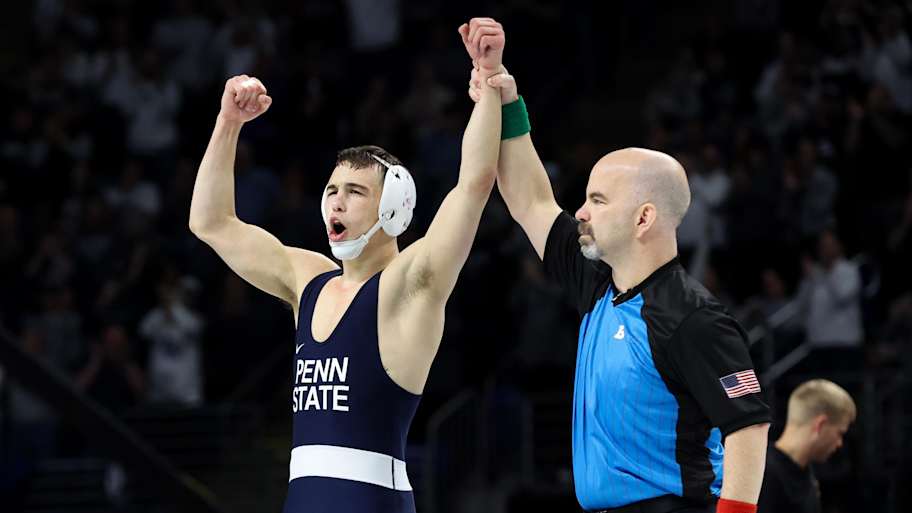 Penn State wrestling nears history, and finds controversy, at NCAA ...