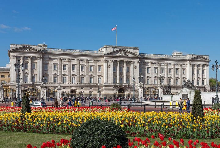 15 legendary houses every architecture lover should know
