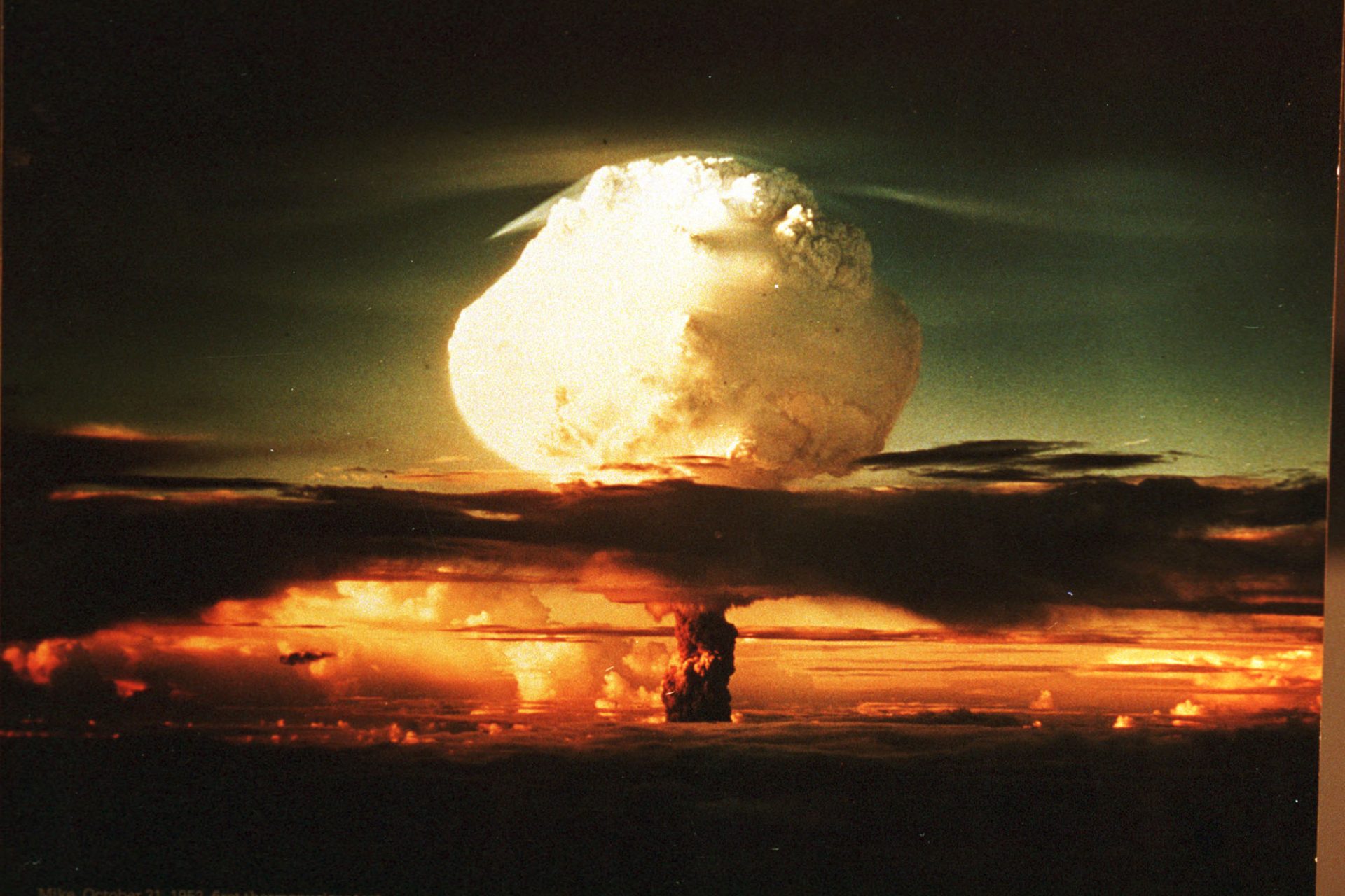 The effects of a nuclear explosion: How destruction spreads