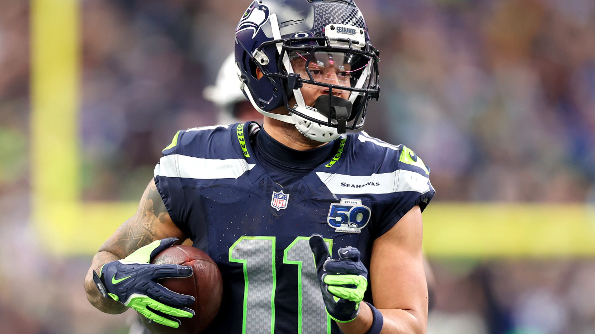 NFL: Seattle locks down their stars; Seahawks exercise fifth-year ...