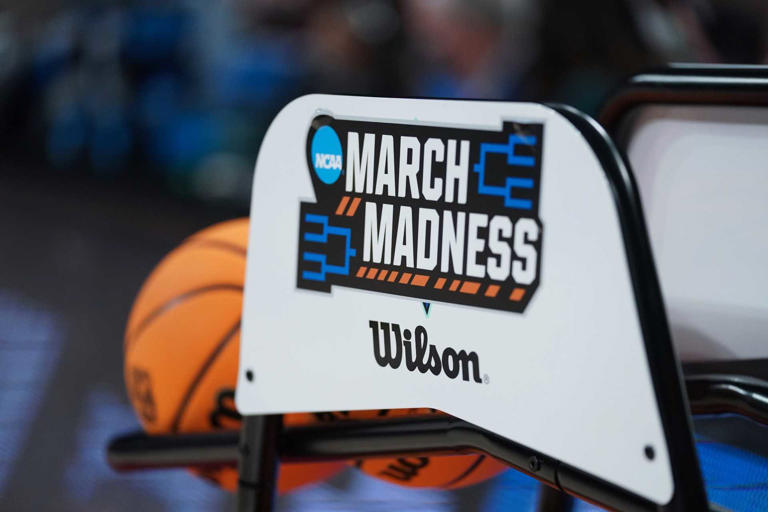 March Madness Elite 8: Women's tournament takes shape