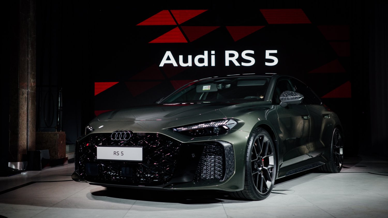 Nowe Audi RS 5 to bolid uzbrojony po zęby. Jest jeszcze lepiej niż na ...