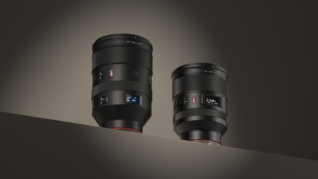 First Chinese zoom lens with autofocus spotted — and that's a big deal