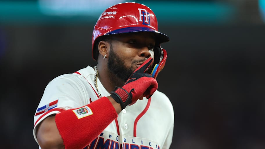 Blue Jays superstar earns top 5 hitter ranking ahead of 2026 season